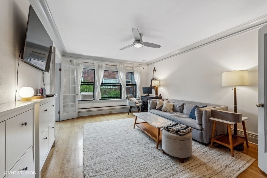 Photos: 1136 13th Ave Apt 206, Seattle, WA 98122