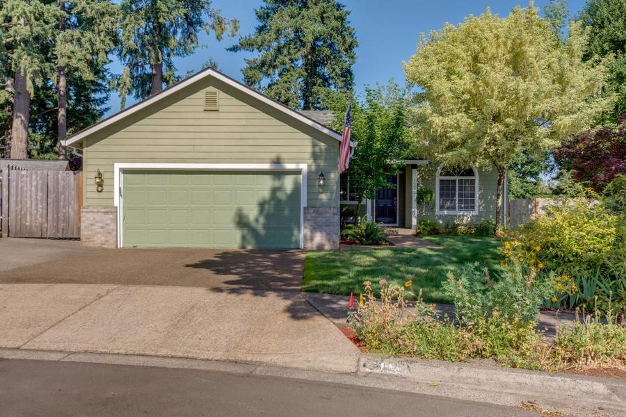 20023 Saint Andrews Ct, Oregon City, OR 97045 MondoFlyers real estate flyer