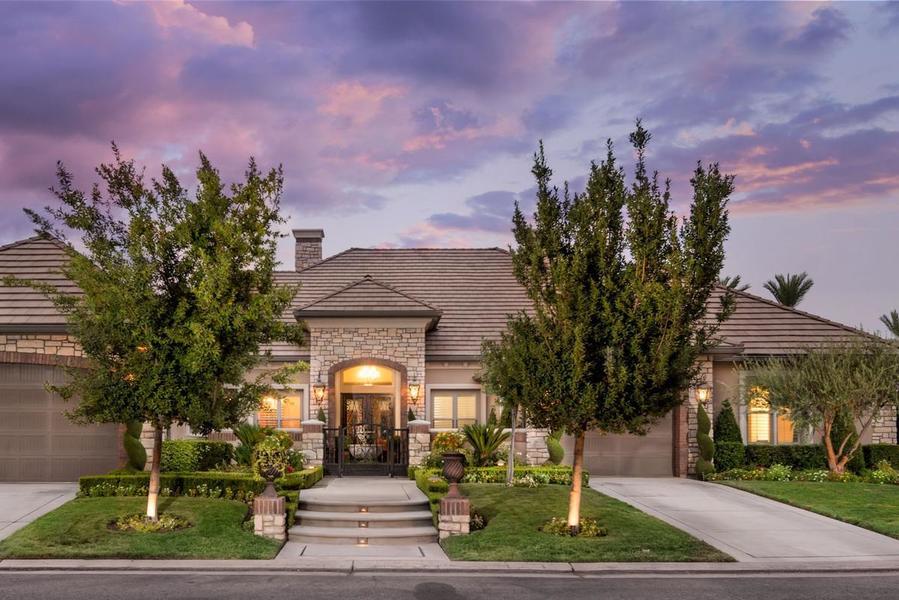 2138 E Kings Court Way, Fresno, CA 93730 MondoFlyers real estate flyer