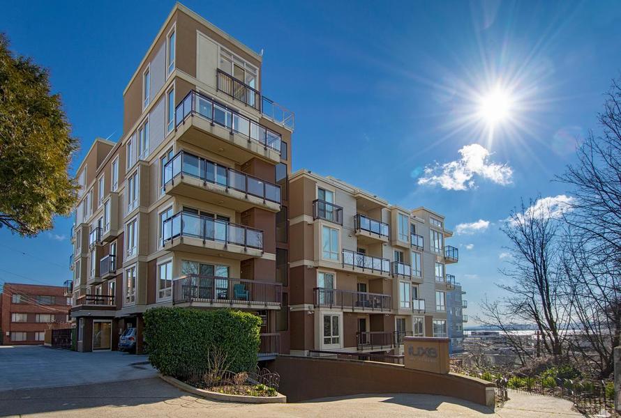 500 5th Ave W UNIT 706, Seattle, WA 98119 MondoFlyers real estate flyer