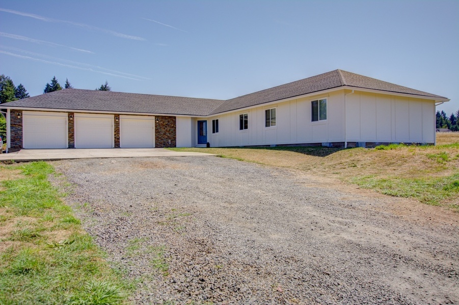 4218 Grannie Gulch Ln NE, Silverton, OR 97381 MondoFlyers real estate flyer